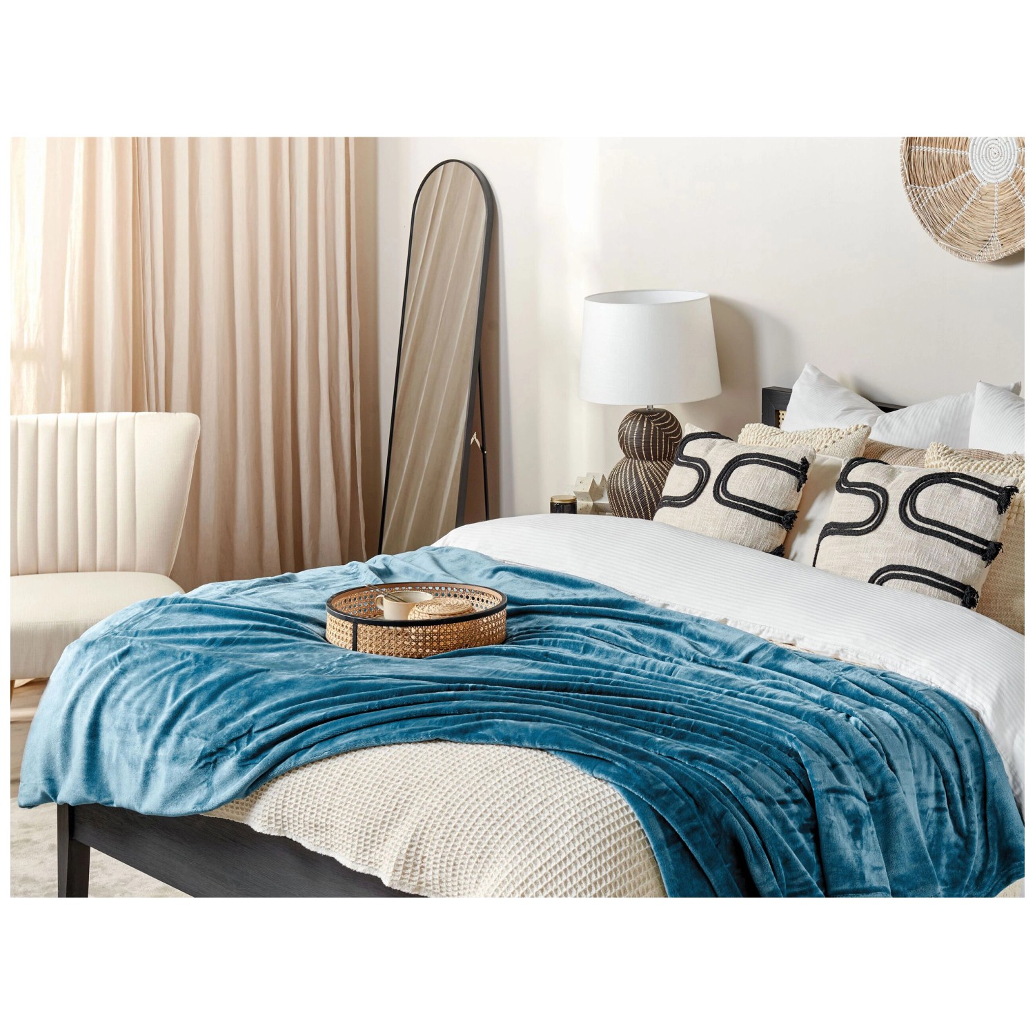 Beliani Coperta morbida Bayburt Poliestere Blu 150 x 200 cm