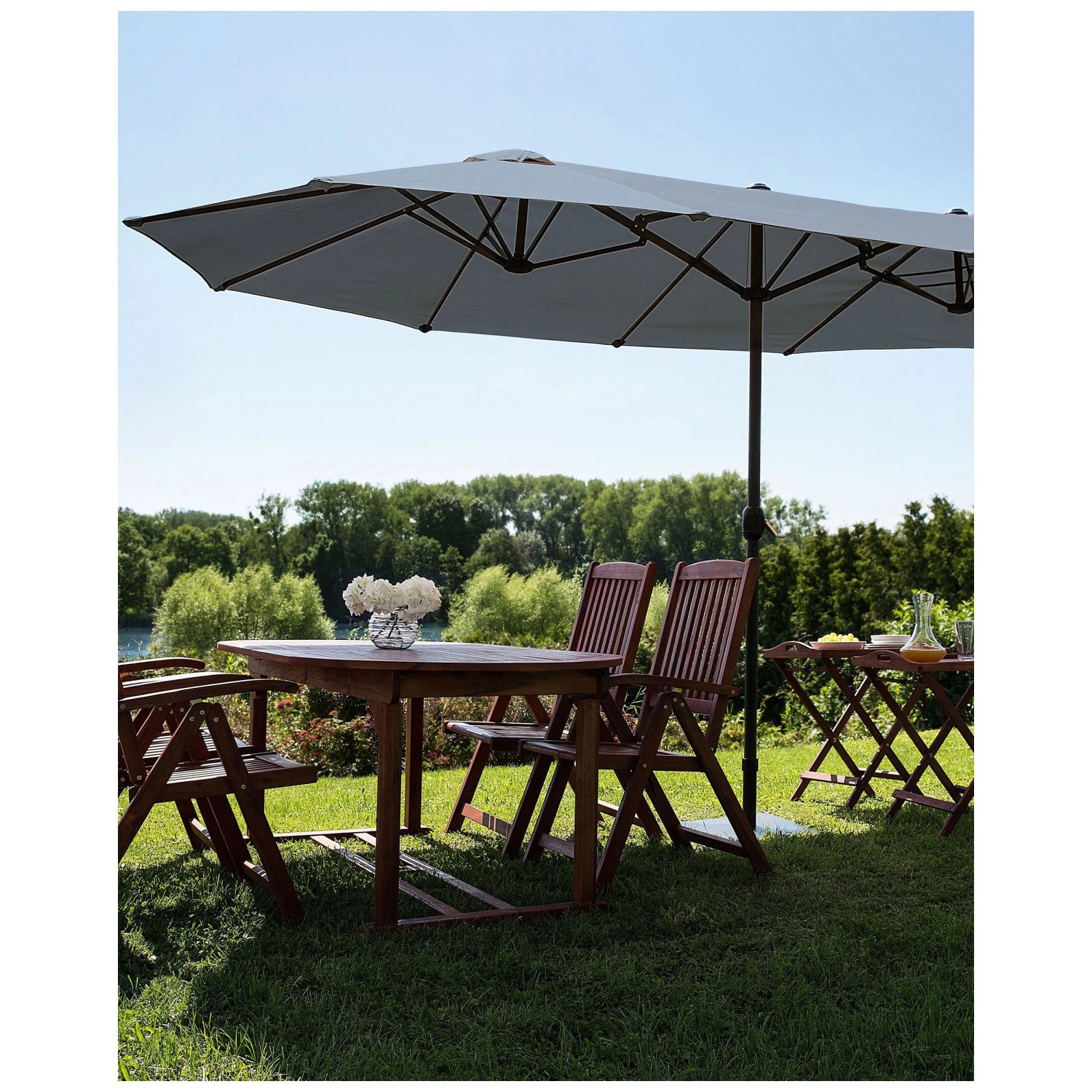 Beliani Doppelsonnenschirm Sibilla Stoff Grau 247 x 460 x 270 cm