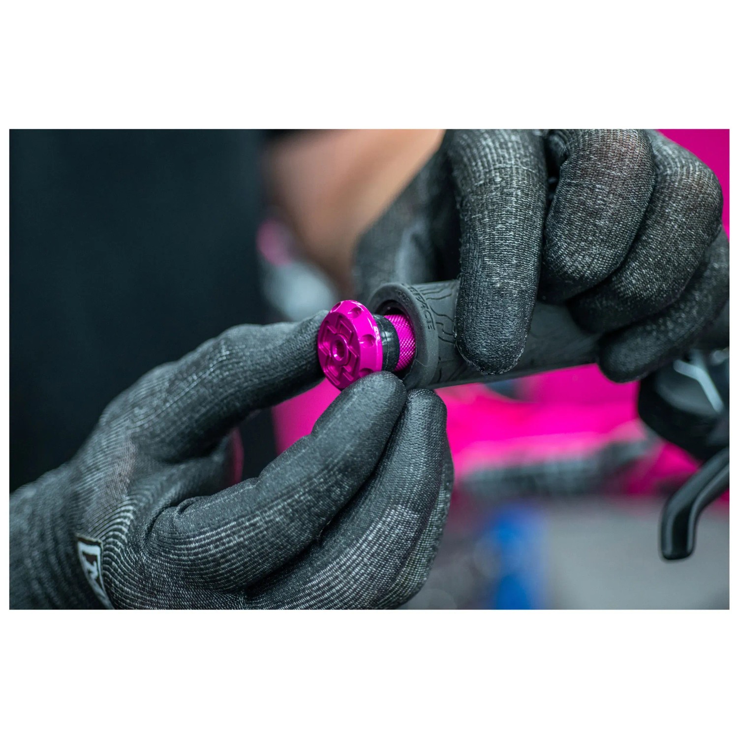 Muc-Off Pannenkit Stealth Tubeless Puncture Plugs Pink kaufen bei OBI