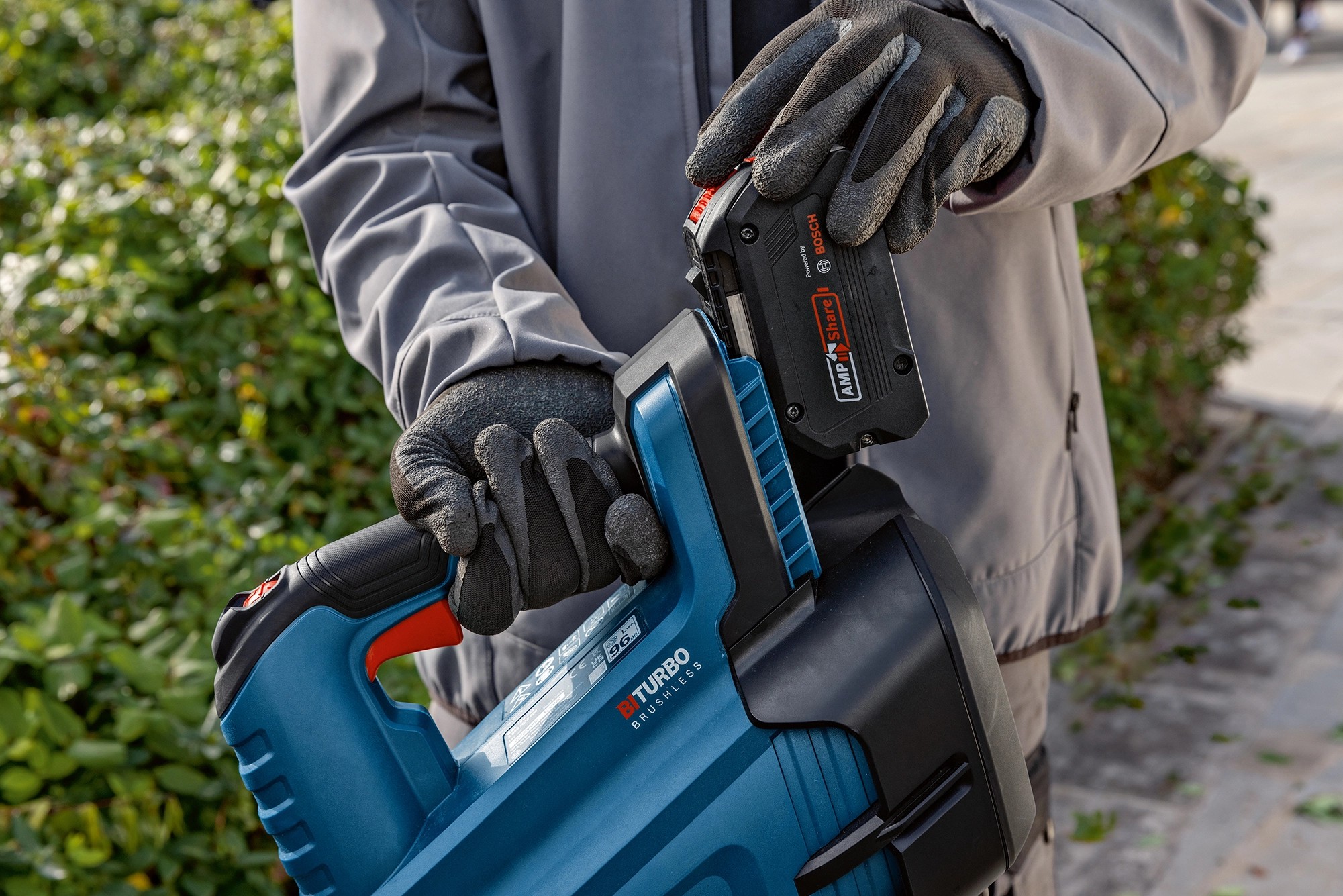 Bosch Professional Akku-Laubbläser GBL 18V-800 Solo kaufen bei OBI