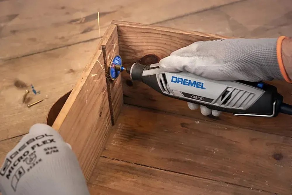 Dremel Multifunktionswerkzeug 4250-3/45 im Koffer